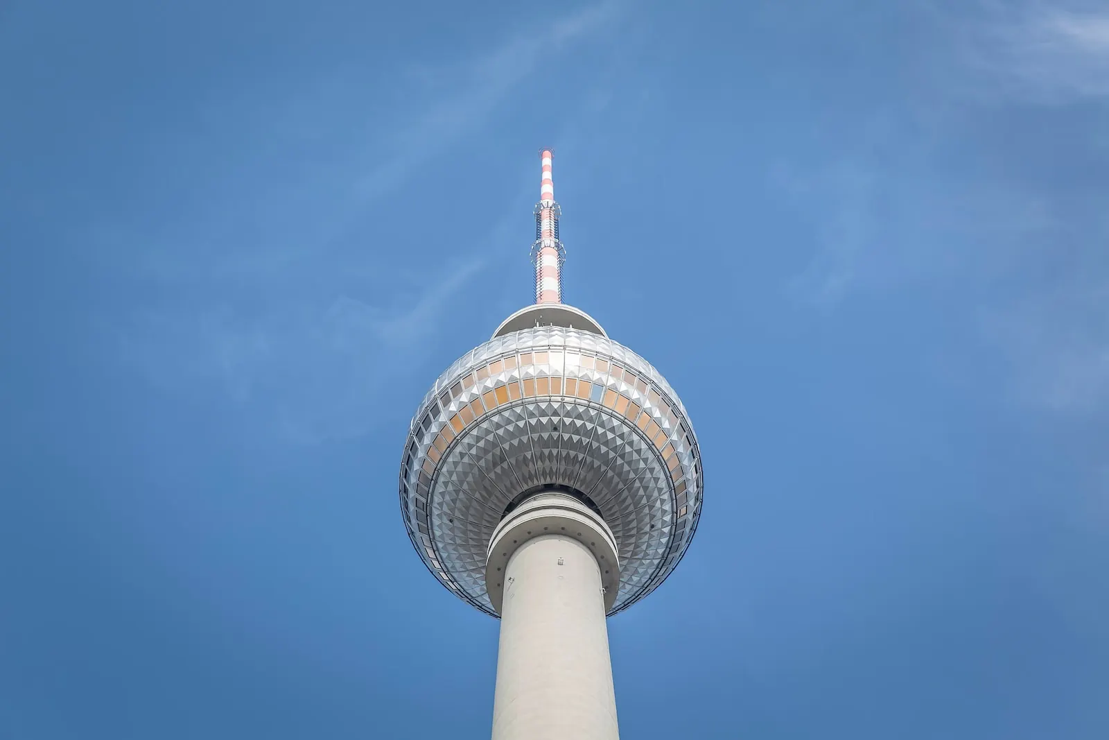 B67 TV Tower: Tragödie am Turm & neuer Thriller "Fall" auf Prime Video