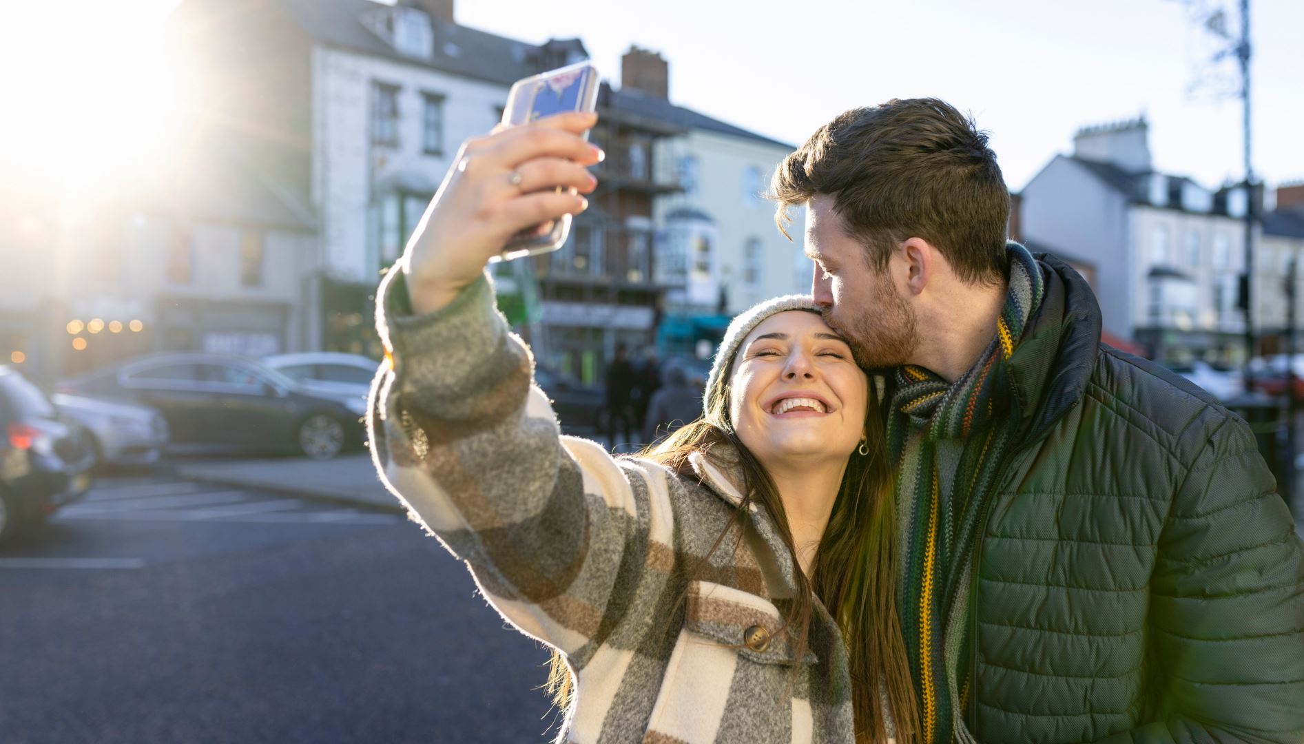 Coole Profilbilder für Frauen: Ideen fürs Profilbild